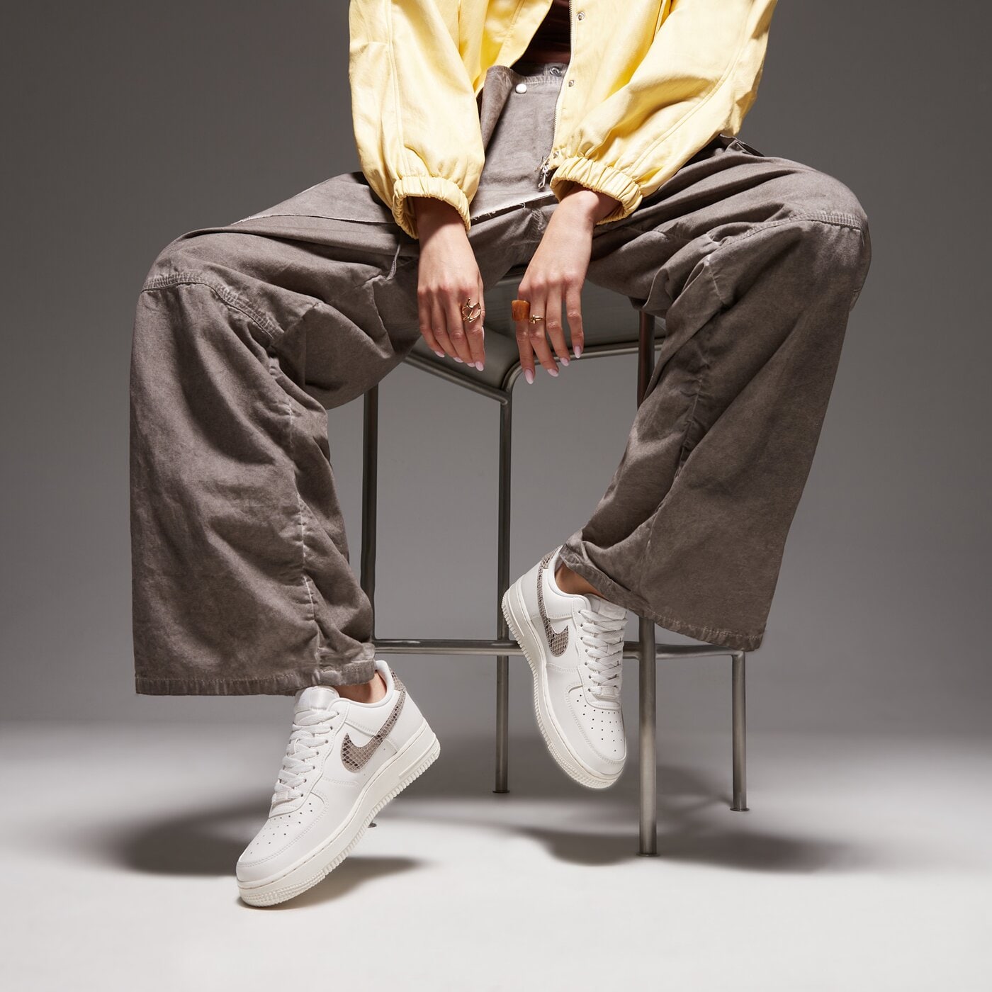 NIKE WMNS AIR FORCE 1 '07 REC DD8959-002 | farba BÉŽOVÁ | Módne Tenisky ...