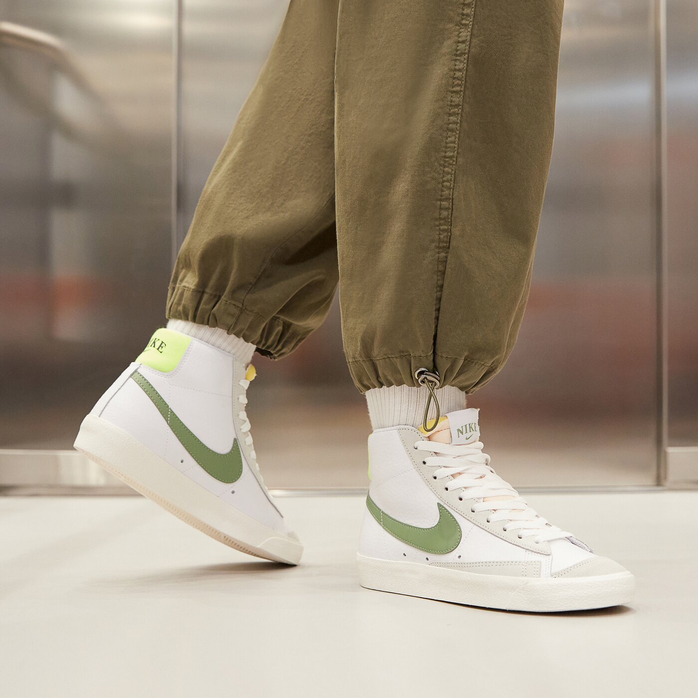 NIKE WMNS BLAZER MID '77 FJ4740-100 | farba BIELA | Módne Tenisky. Ženy ...