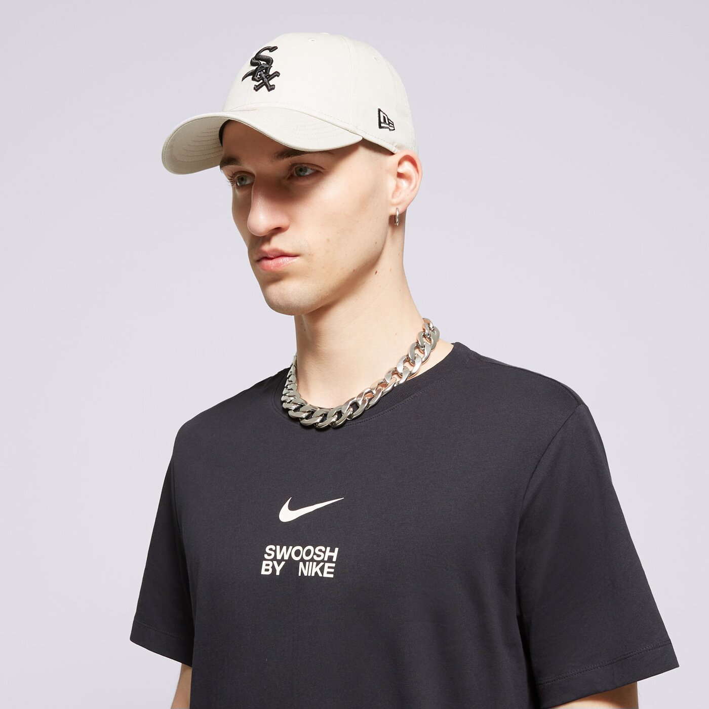 NIKE TRIČKO NIKE SPORTWEAR FD1244-010 | farba čierna | Módne Tričká ...