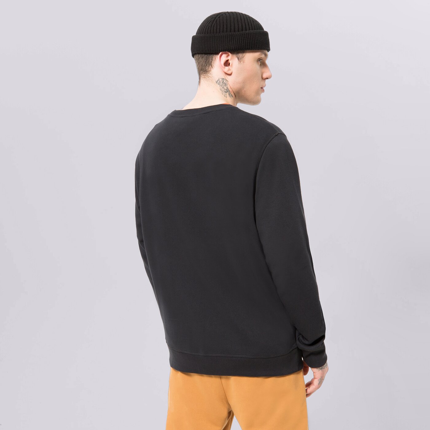 NEW BALANCE MIKINA NB ESSENTIALS LOGO CREW MT31538BK | farba čierna ...