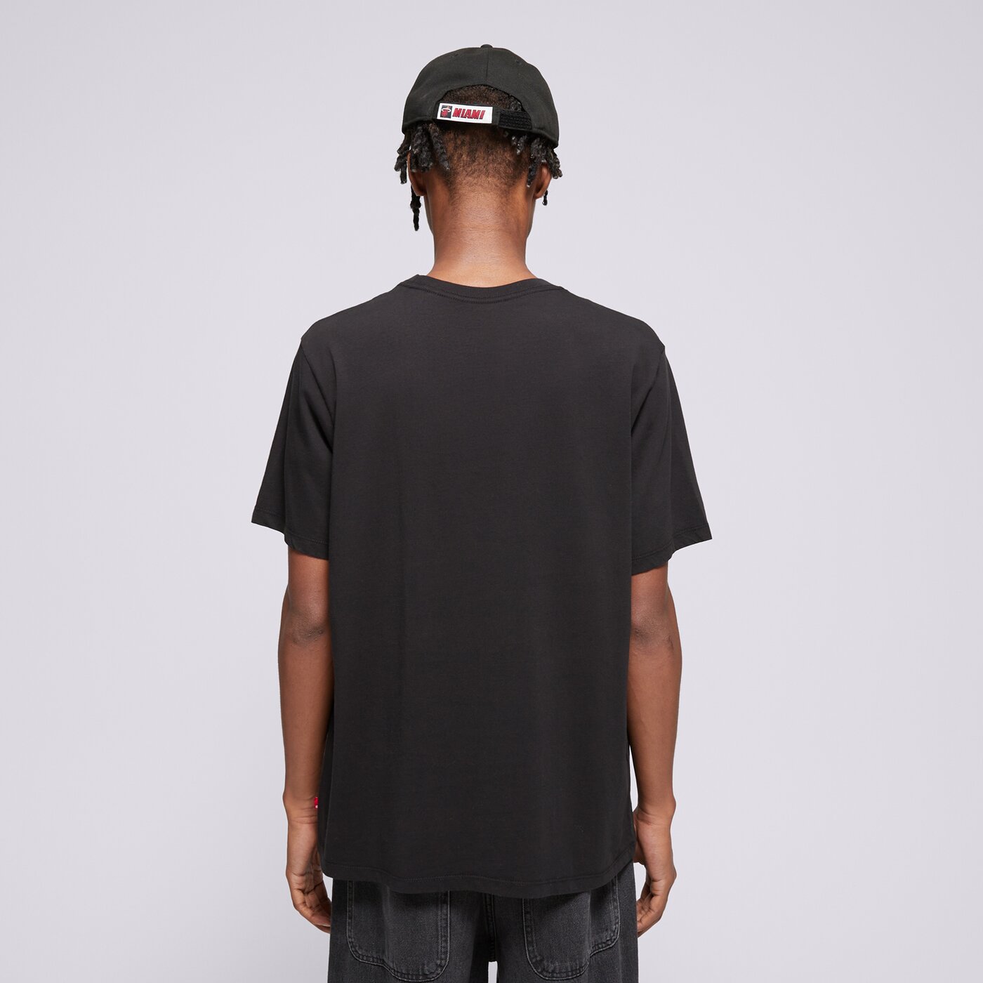 LEVI'S TRIČKO GRAPHIC SET IN NECK 17783-0137 | farba čierna | Módne ...