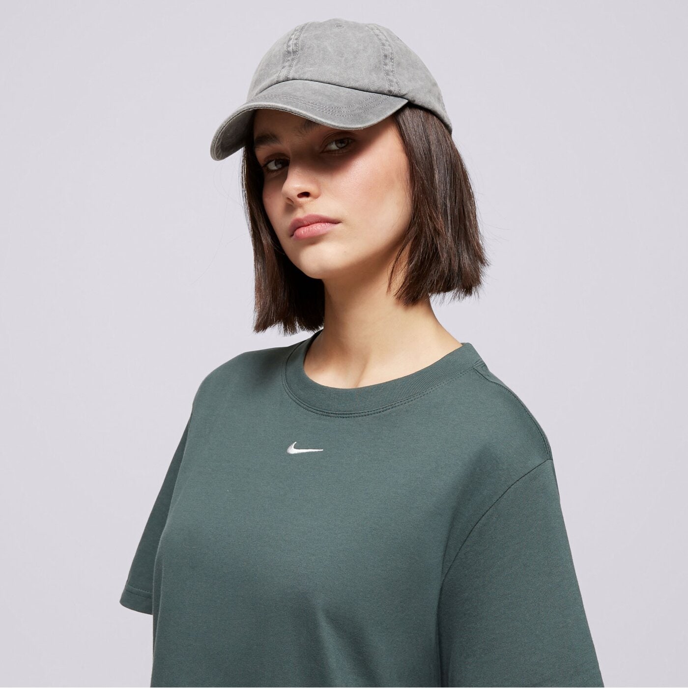 NIKE TRIČKO W NSW TEE ESSNTL LBR FD4149-338 | farba ZELENÁ | Módne ...