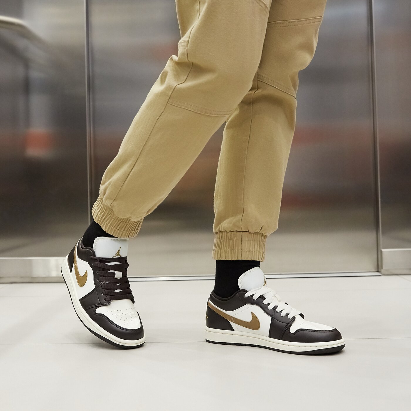 WMNS AIR JORDAN 1 LOW DC0774-200 | farba HNEDÁ | Módne Tenisky. Ženy ...