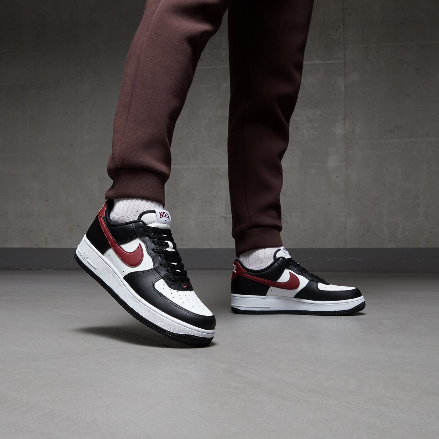 NIKE AIR FORCE 1 '07 FZ4615-001 | farba čierna | Módne Tenisky. Muži ...