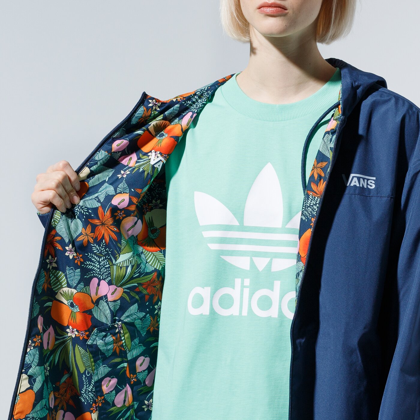 VANS BUNDA WM MERCY REVERSIBLE PARKA MULTI TROPIC VN0A34FMVD11 | farba ...