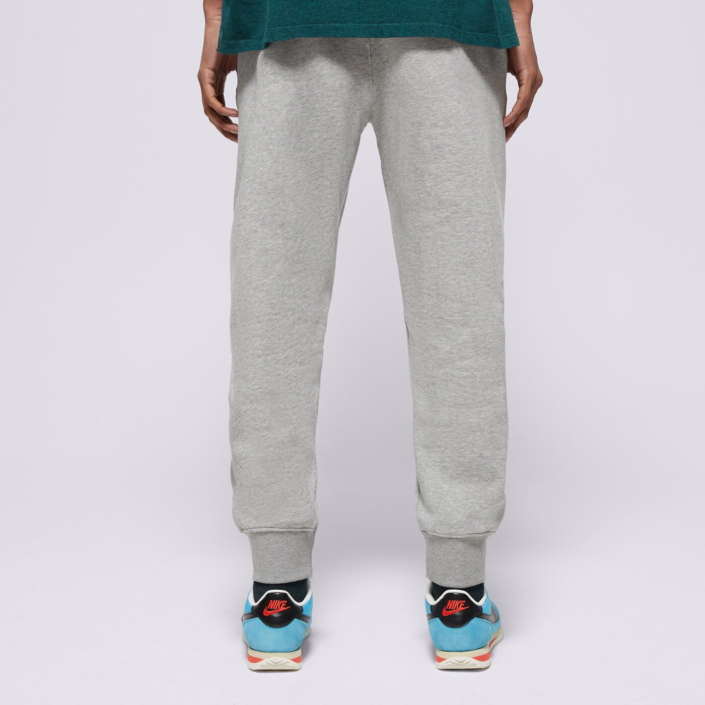 NIKE NOHAVICE M NSW CLUB DT JGGR BB ESSENTIALS DQ8385-065 | farba SIVÁ | Módne Nohavice. Muži ...