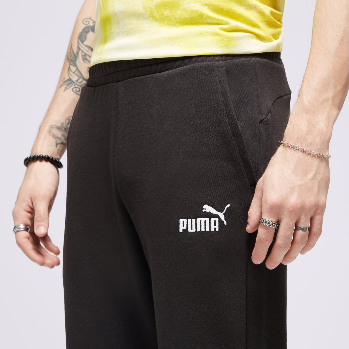 PUMA NOHAVICE ESS ELEVATED 67597601 | farba čierna | Módne Nohavice ...