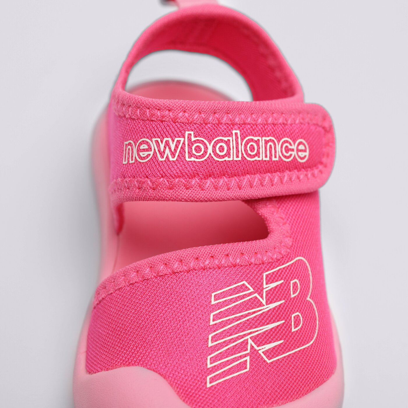 NEW BALANCE CRSR IOCRSRAE | farba RUŽOVÁ | Módne Sandále. Deti Obuv ...