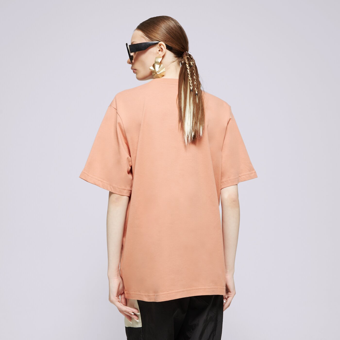 NIKE TRIČKO W NSW TEE ESSNTL LBR FD4149-212 | farba Koralová | Módne ...