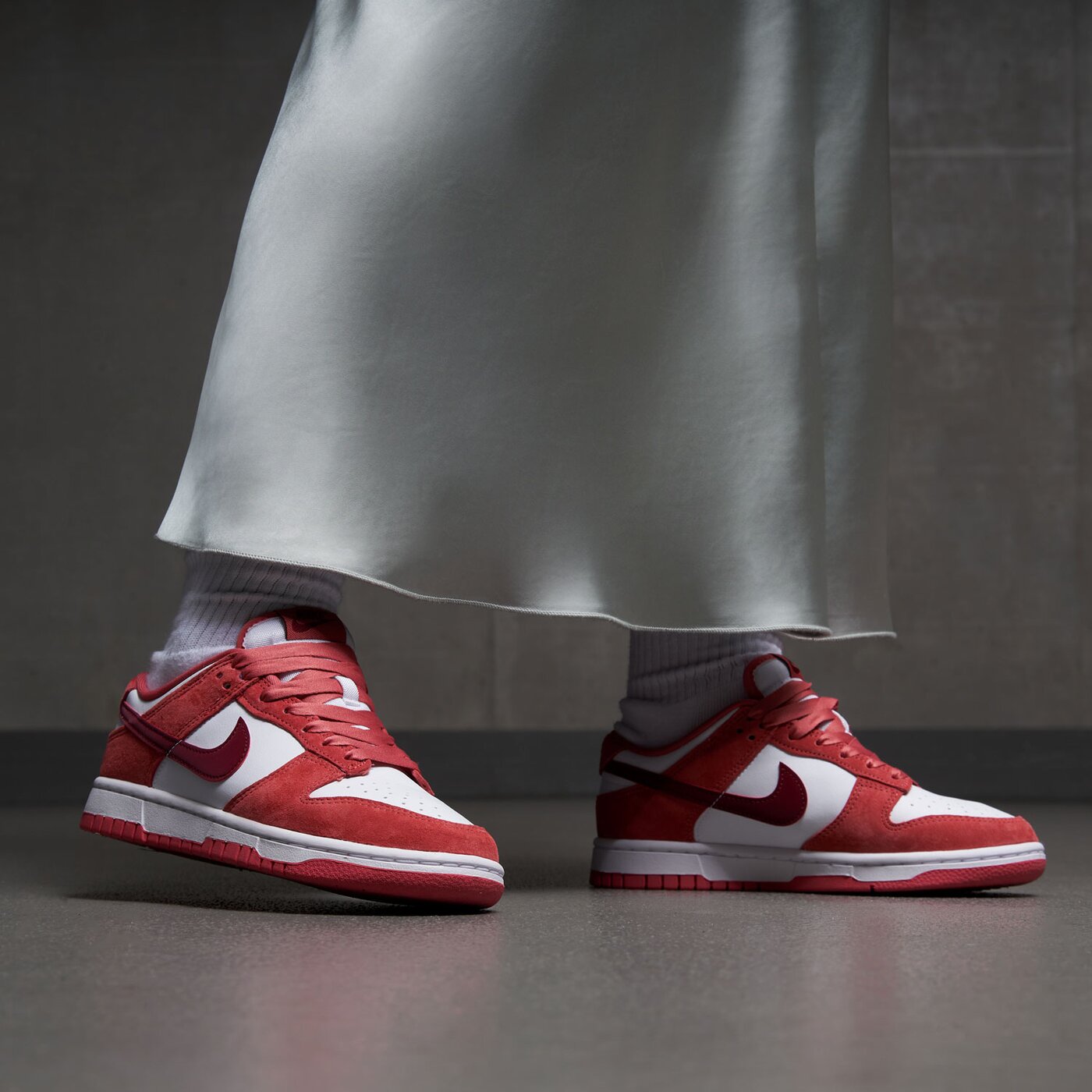 NIKE DUNK LOW FQ7056-100 | farba ČERVENÁ | Módne Tenisky. Ženy Obuv ...