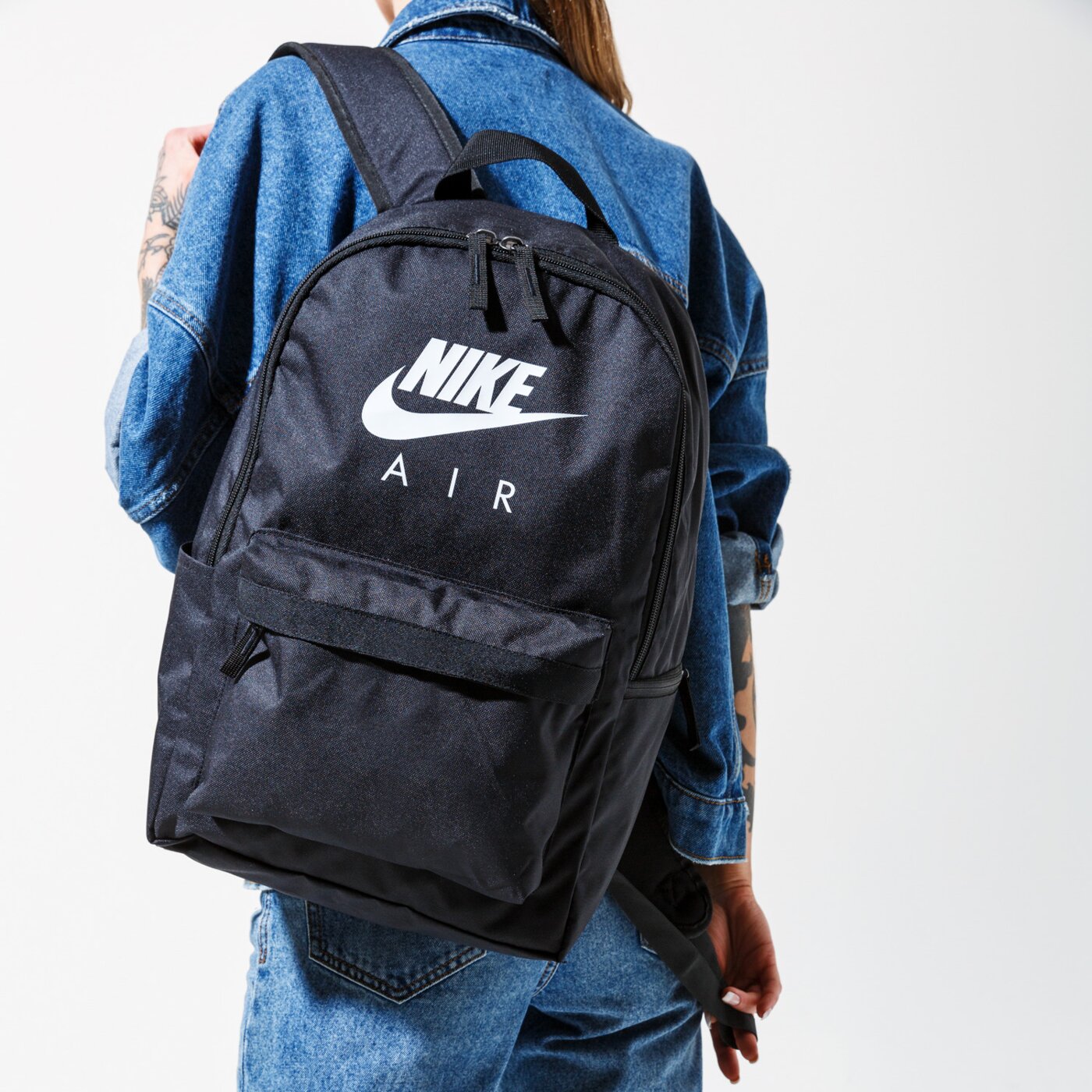 NIKE RUKSAK NIKE AIR CZ7944-010 | farba čierna | Módne Ruksaky. Ženy ...