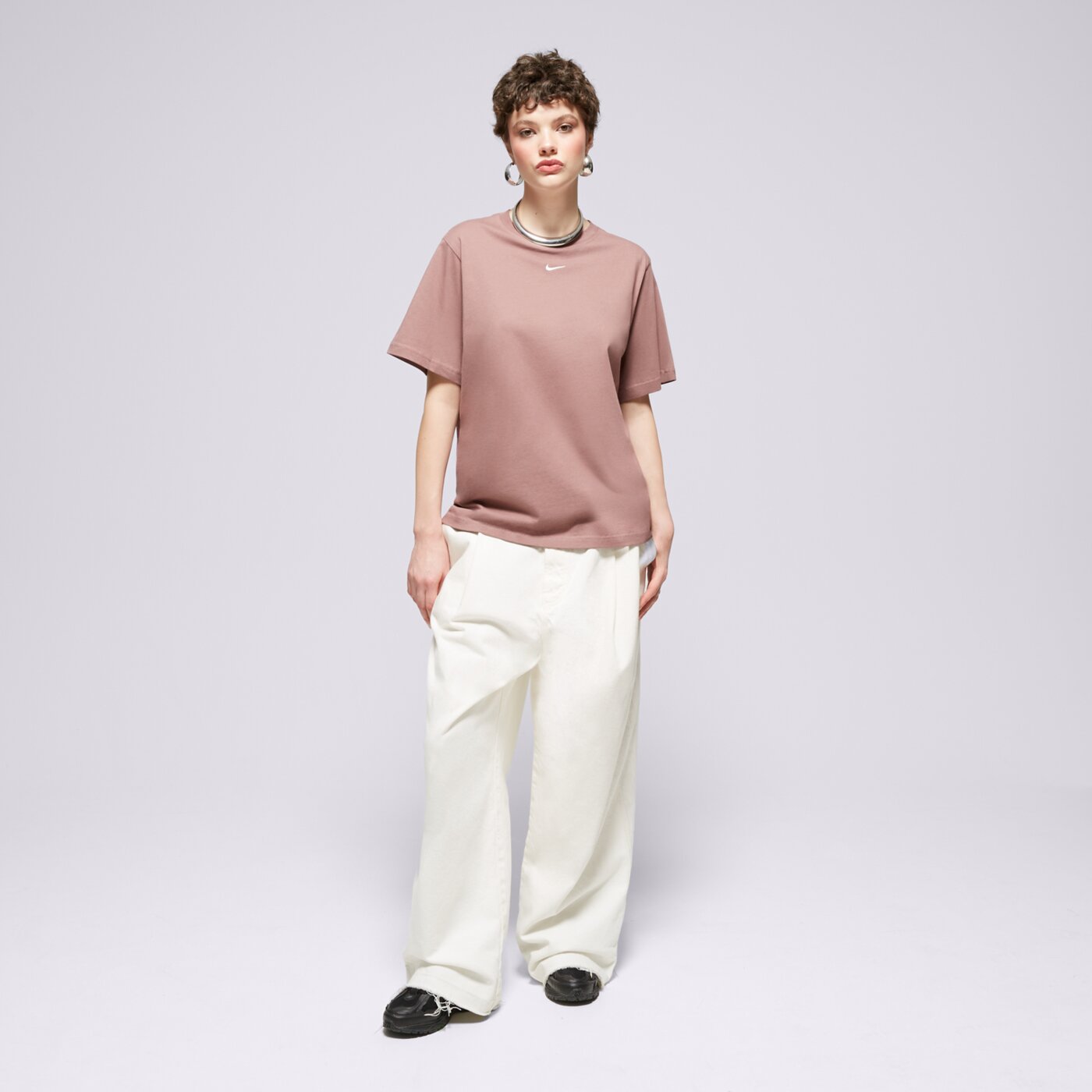 NIKE TRIČKO W NSW TEE ESSNTL LBR FD4149-208 | farba HNEDÁ | Módne ...