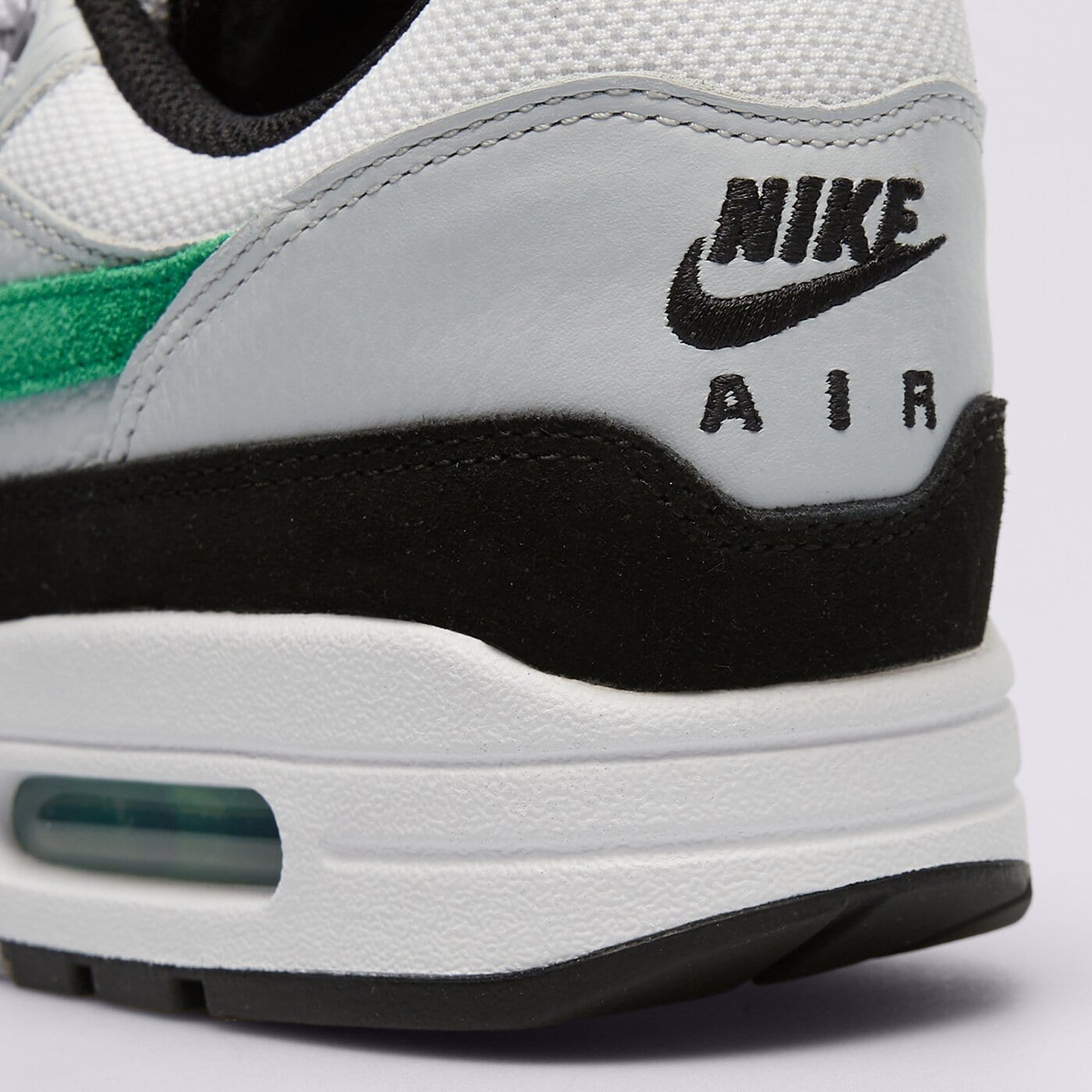 NIKE AIR MAX 1 ESS FN6952-100 | farba BIELA | Módne Tenisky. Muži Obuv eshop Sizeer.sk