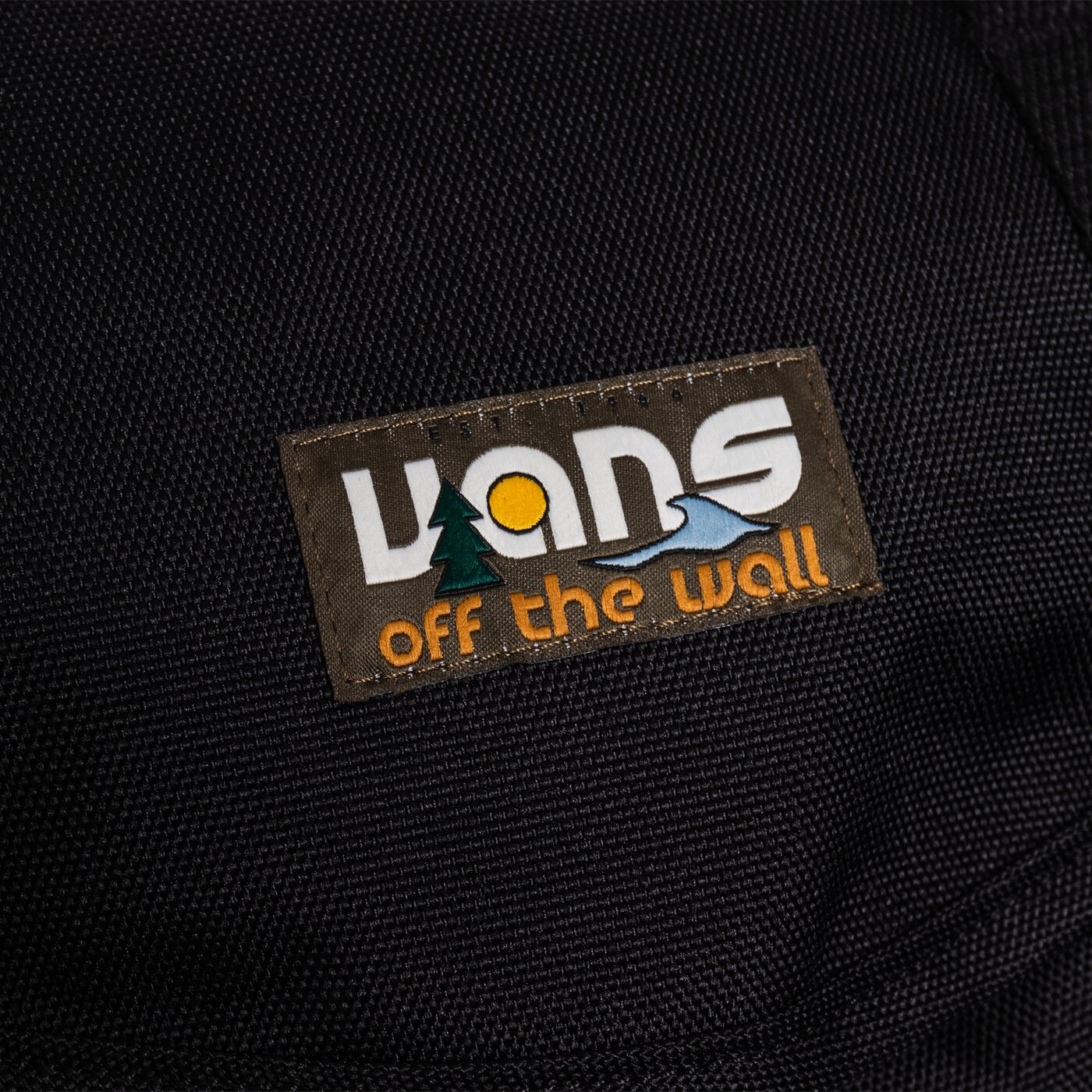 VANS RUKSAK COASTAL BACKPACK VN00035VBLK1 | farba čierna | Módne ...