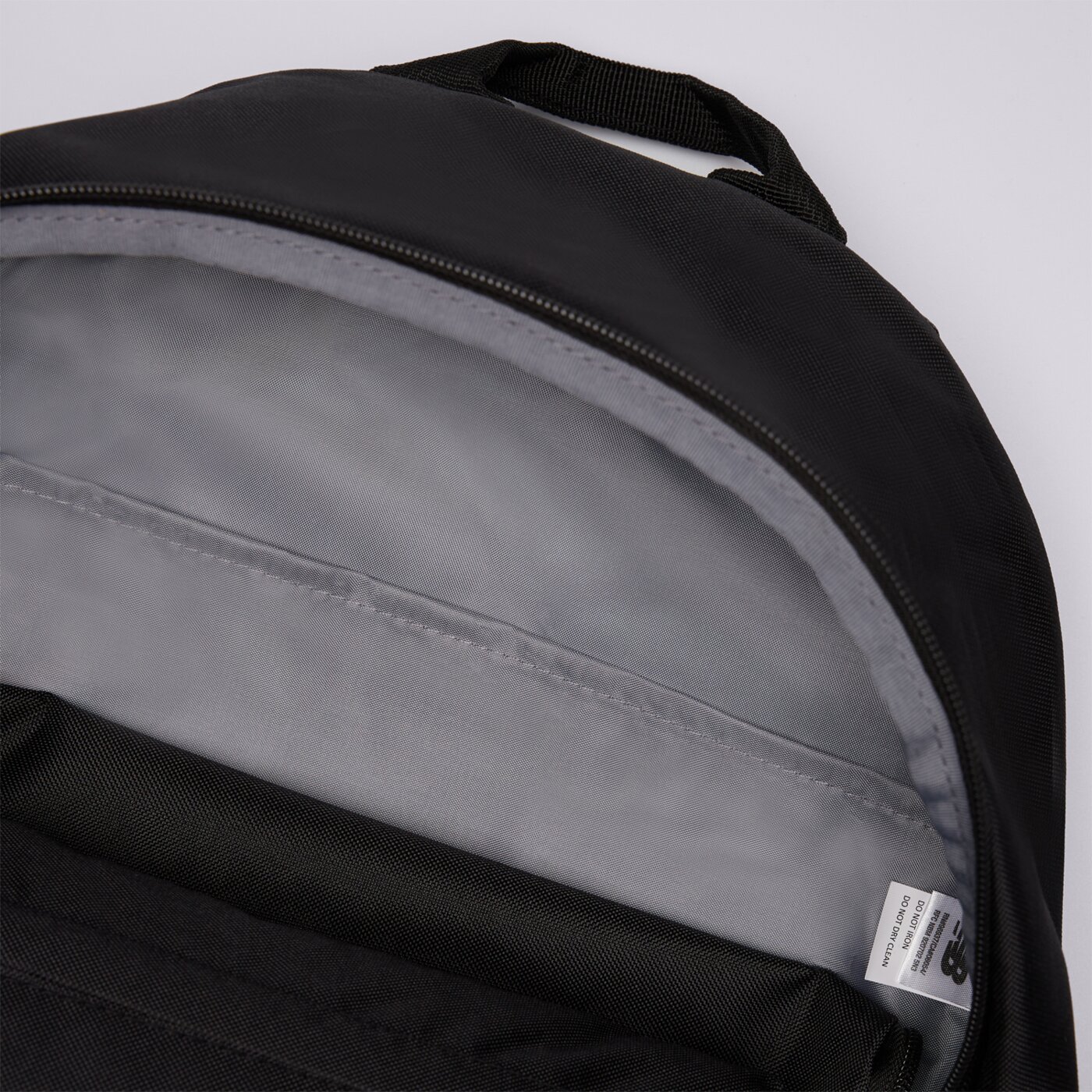 NEW BALANCE RUKSAK ESSENTIAL BACKPACK LAB53511BK | farba čierna | Módne ...