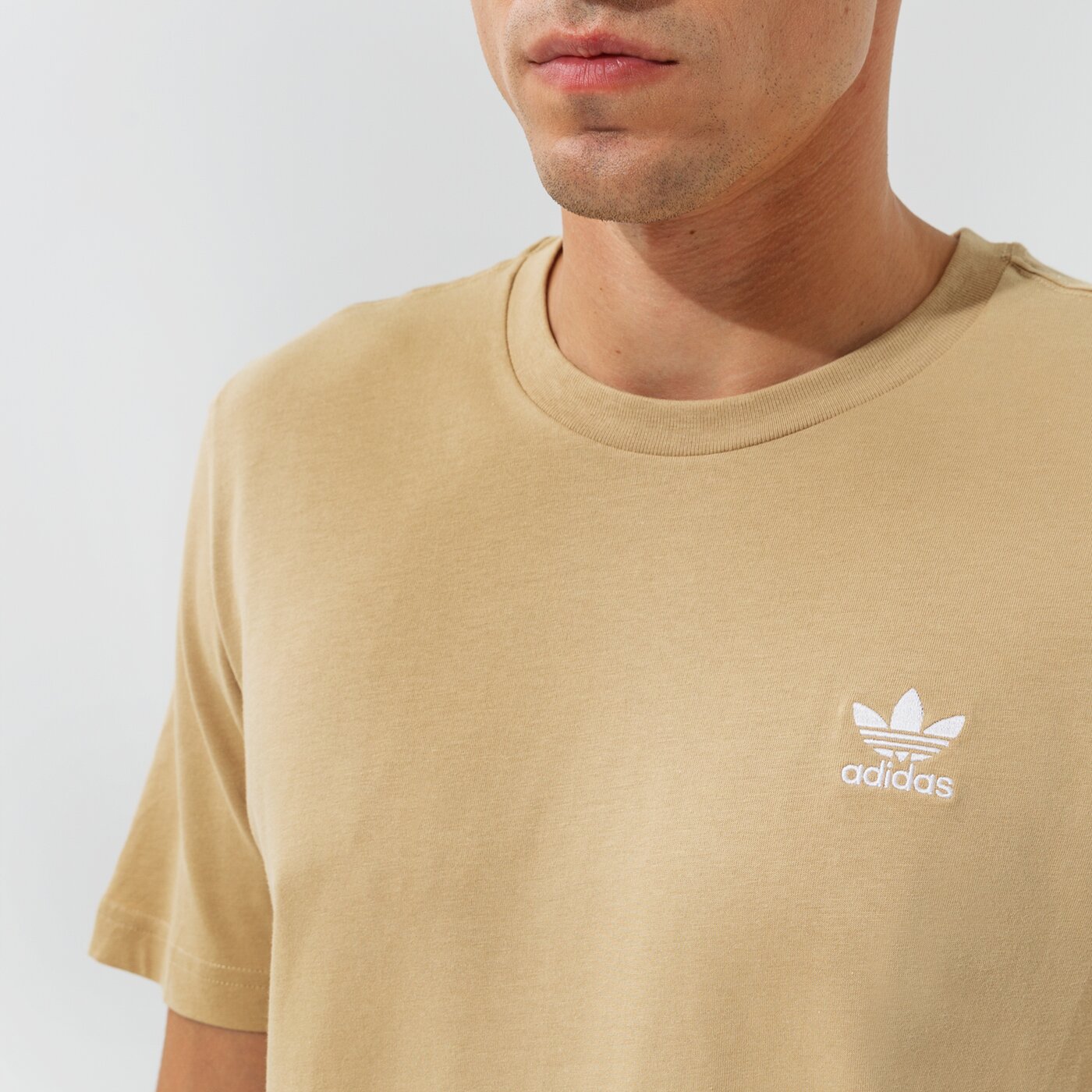 ADIDAS TRIČKO ESSENTIAL TEE H34634 | farba khaki | Módne Tričká. Muži ...