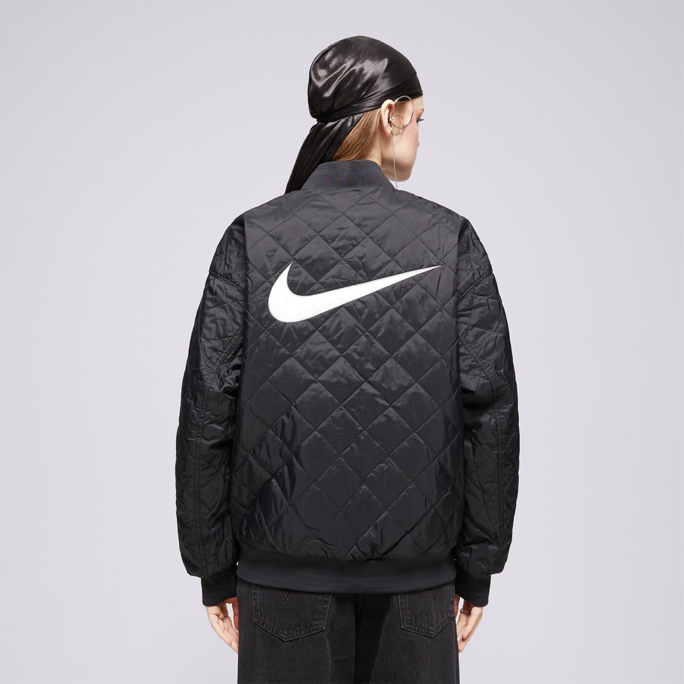 NIKE BUNDA W NSW NIKE VRSTY BMBR JKT DV7876-010 | farba čierna | Módne ...